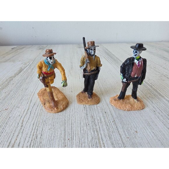 Lemax | Holiday | Lemax Western Ready For Action Skeleton Pirate Quick ...